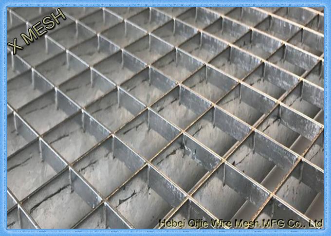 Press Locked Galvanized Steel Grating Expanded Metal Mesh 40 X 100 Mm Pitch