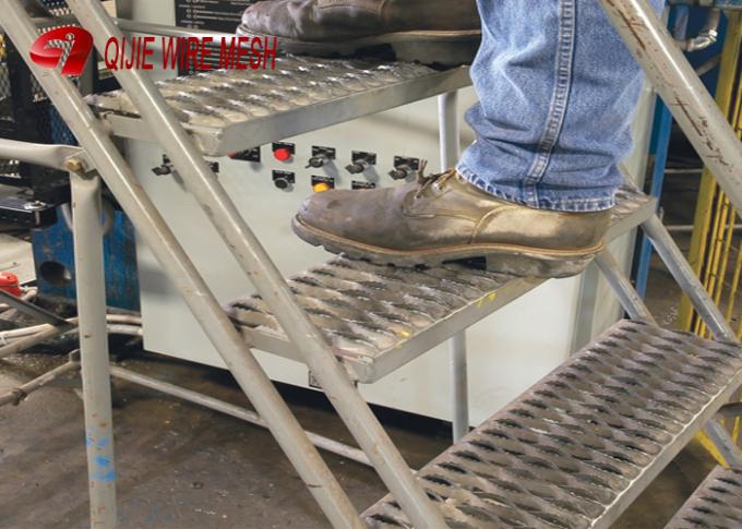 Traction Aluminum Bar Galvanized Steel Grating Stair Treads ...