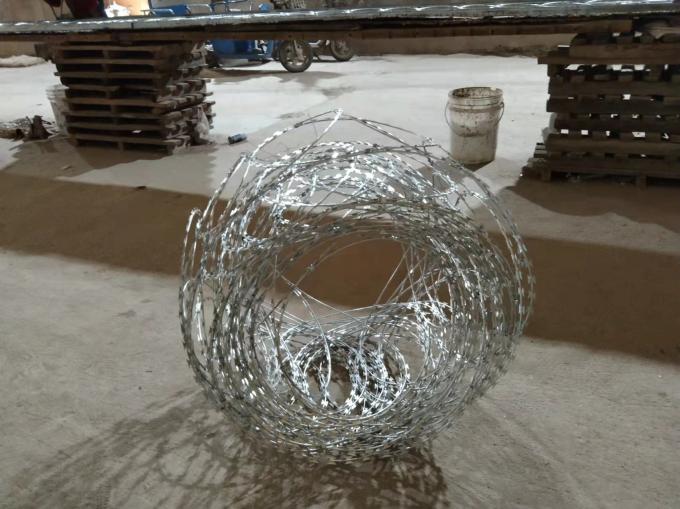 500mm Diameter Bto-30 Flat Wrap Razor Wire Barrier Form
