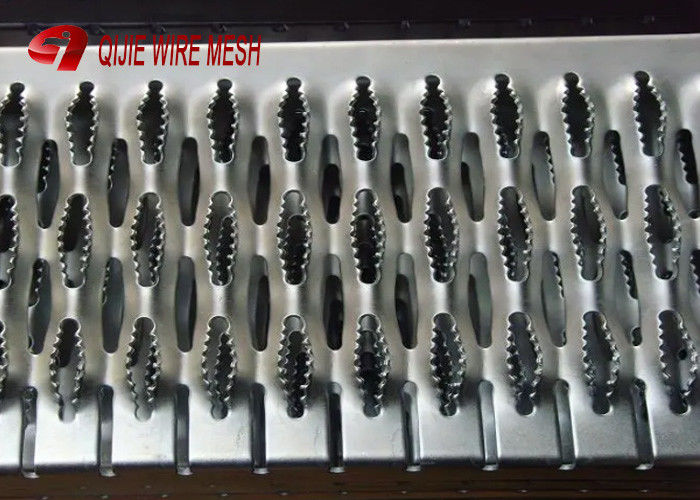 Hot Dipped Galvanised Grip Strut Perforated Metal Mesh Plank Grating In ...