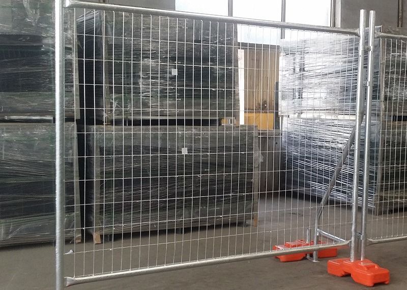 1.8x2.4m Welded Steel Playground Temporary Mesh Fencing Designed For ...