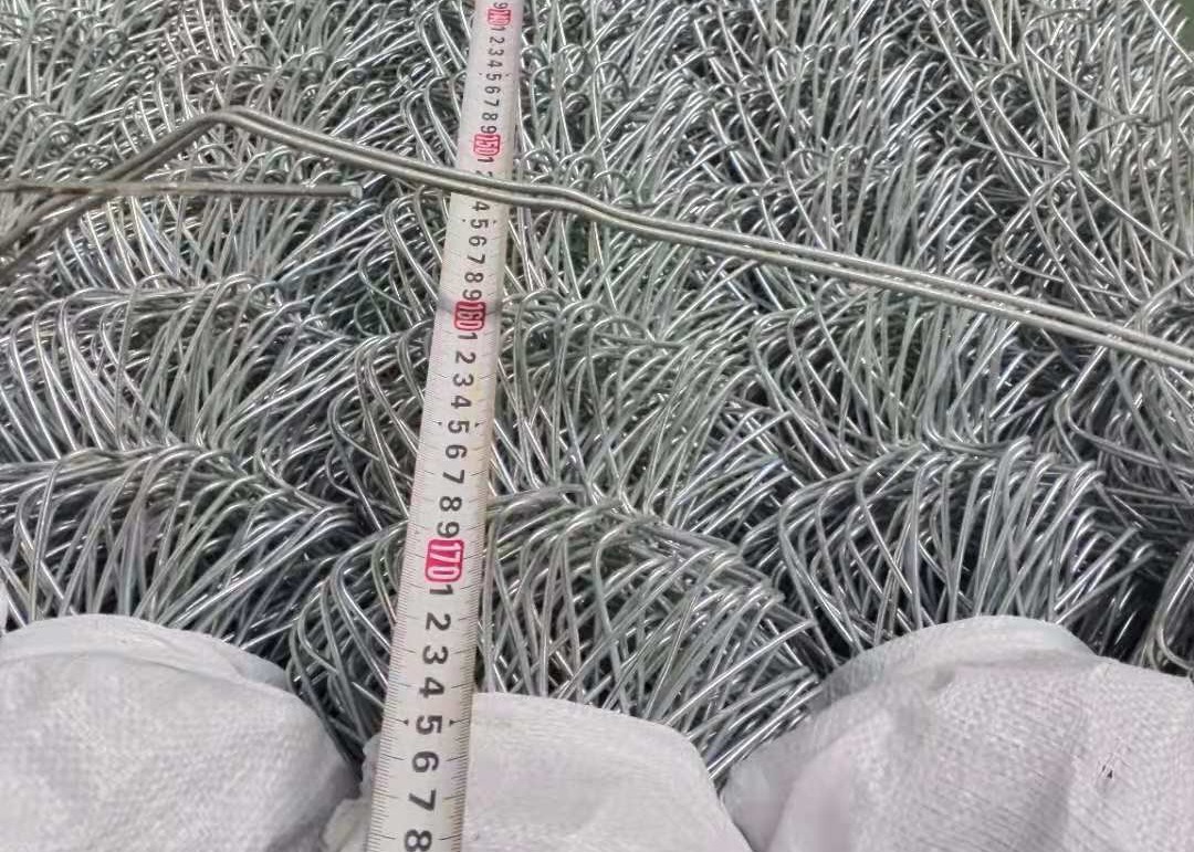 Diamond Hole 8 Gauge Chain Link Fence Galvanized Pvc Coated