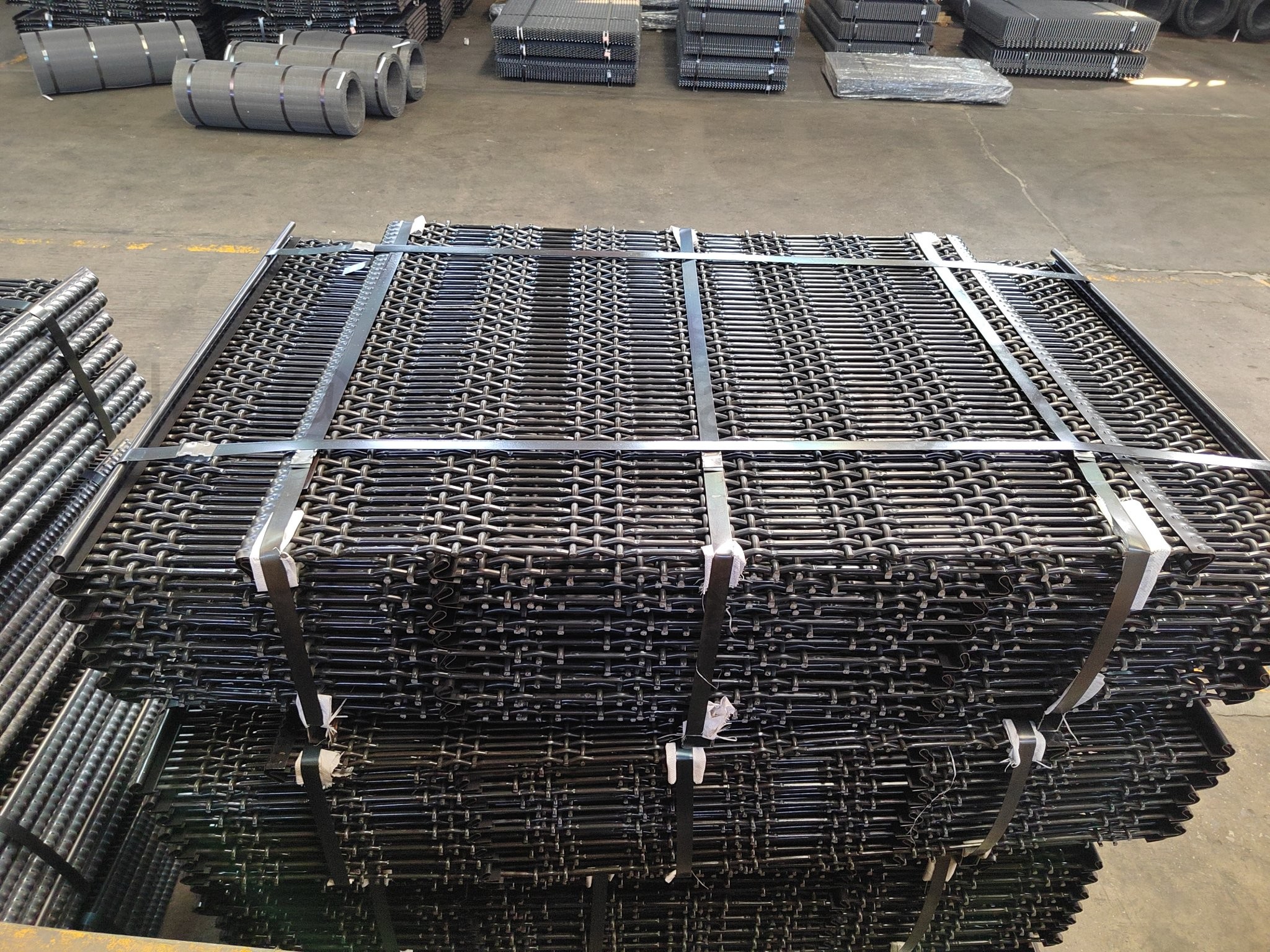 Plain Weave Woven Wire Mesh Sand Screen 6.0 Mm Dia Sheath Metal Hooked ...