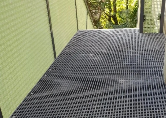 38mm Thickness FRP Pultruded Grating With Gritted Surface And Bolt ...
