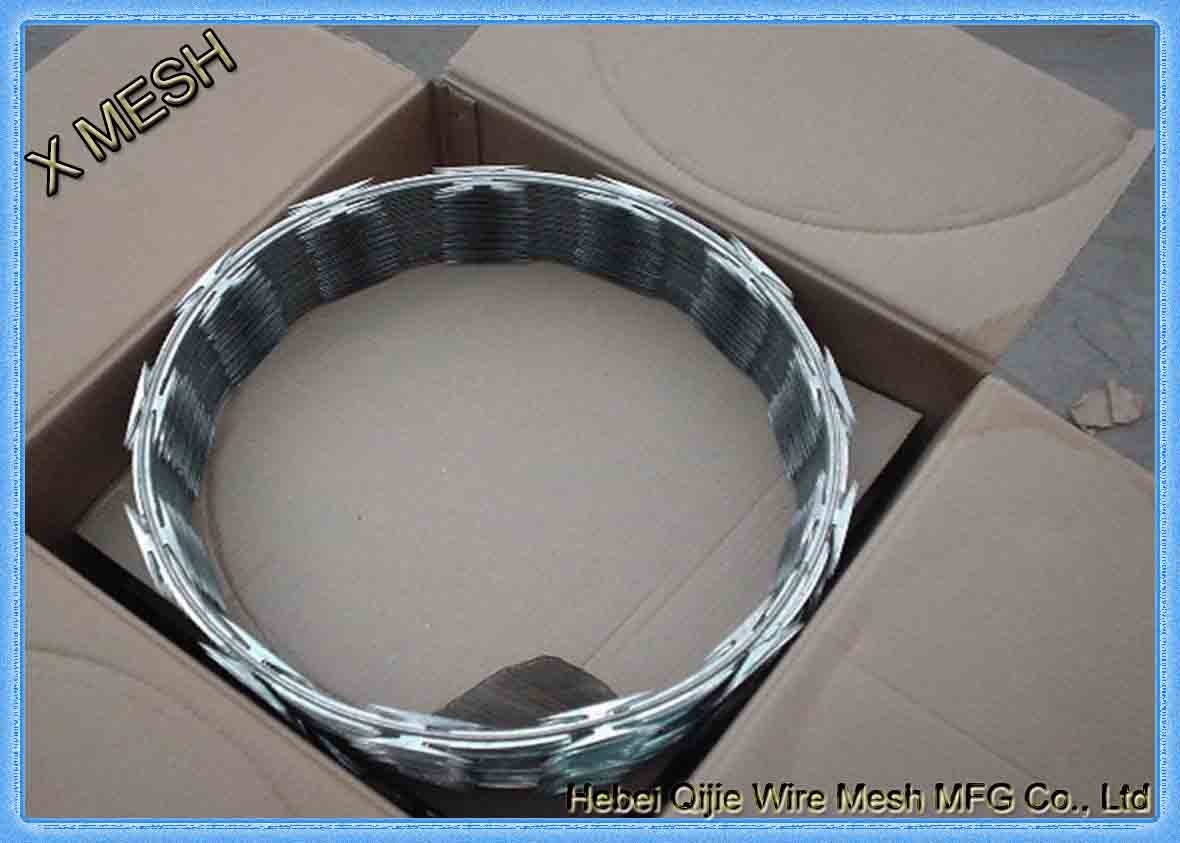 Heavy Duty Galvanized Barbed Concertina Barbed Tape Razor Wire