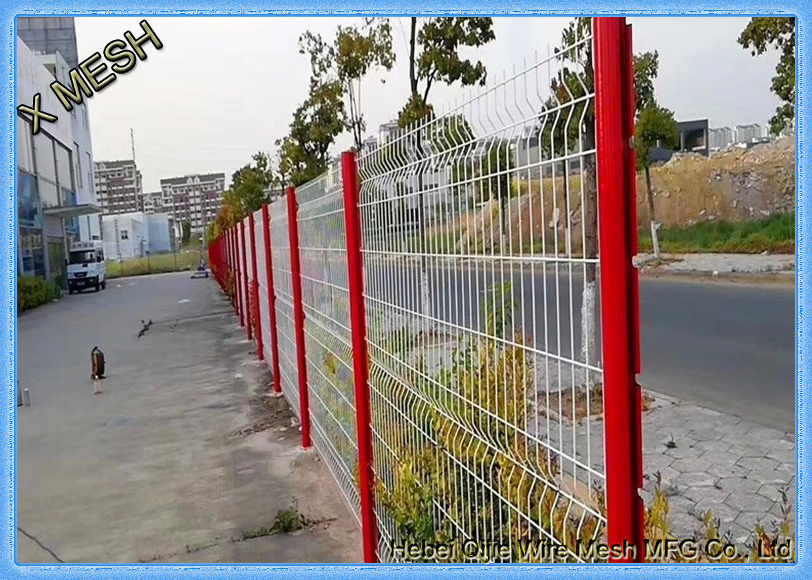 10 Gauge Triangle Curved Metal Fence 3D Wire Mesh Fence Black PVC ...